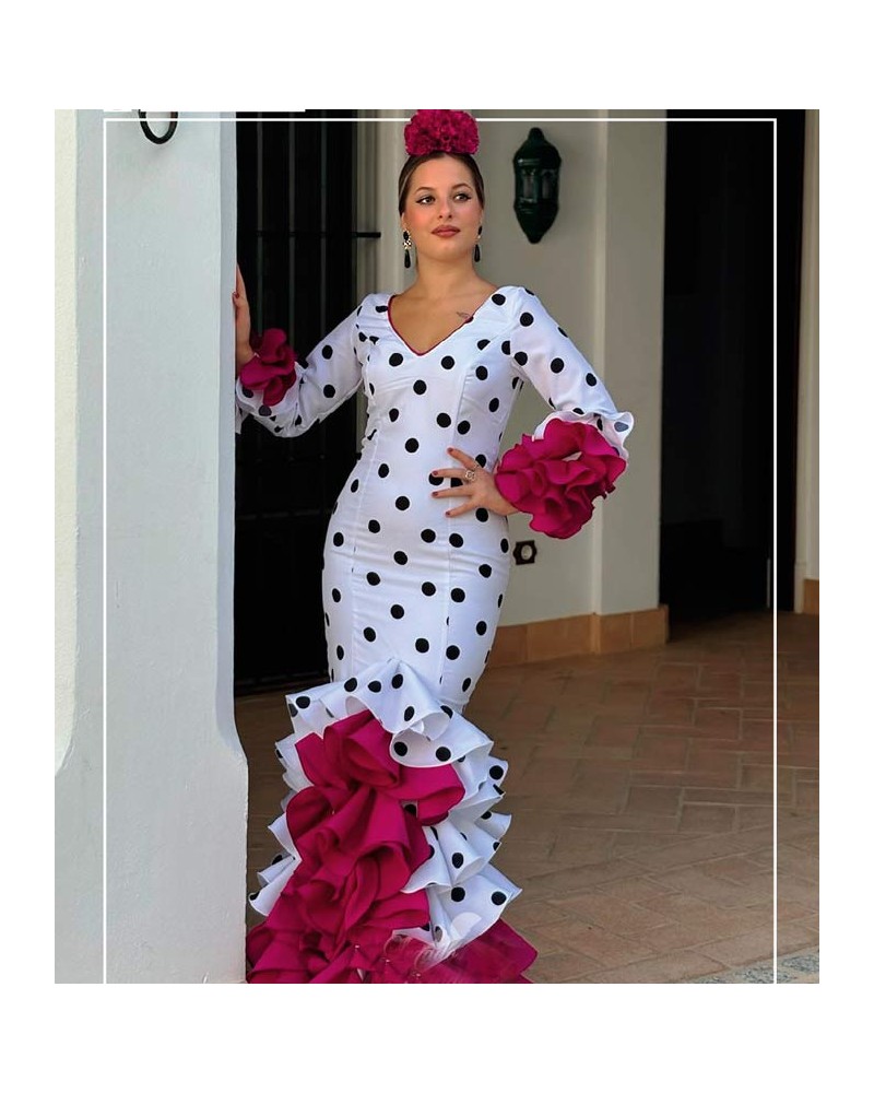 Traje de flamenca 2025 con lunares - Moda Flamenca El Rocio
